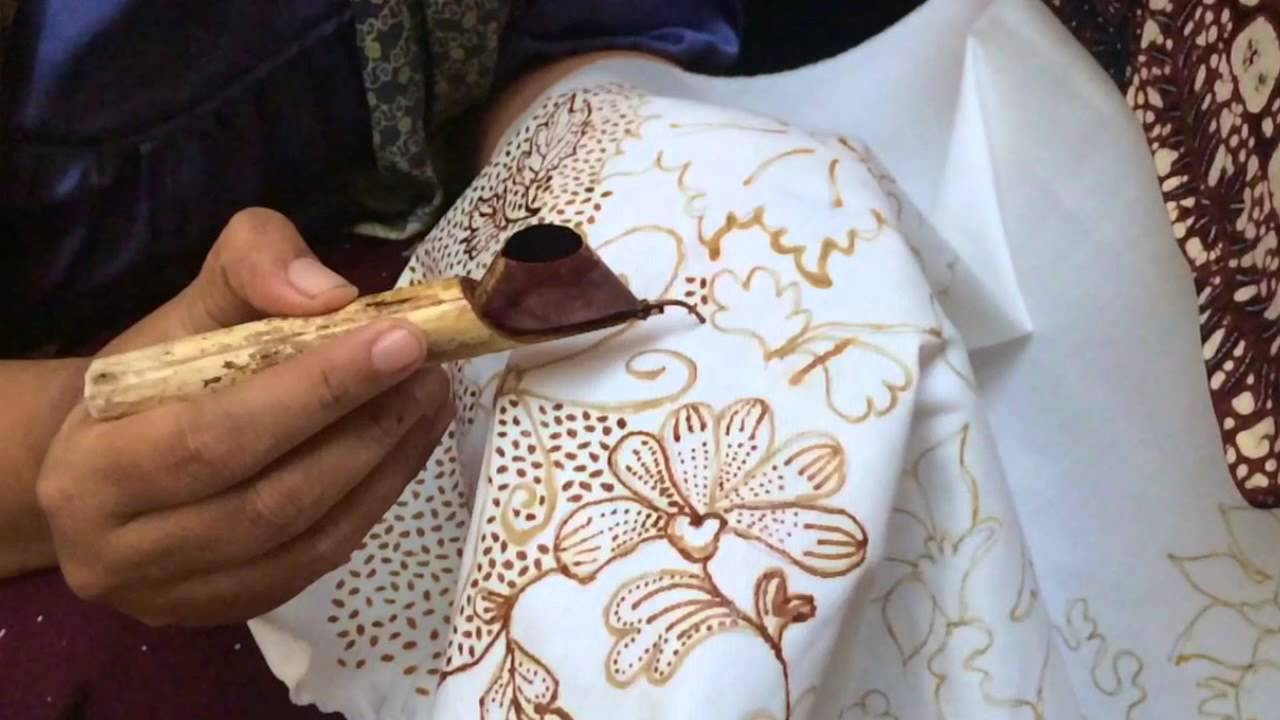 batik by hand - bateeq